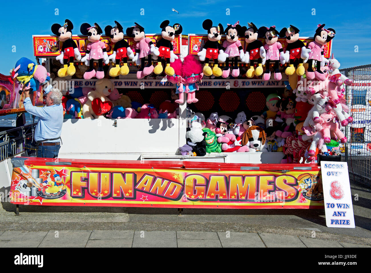 Fairground stall hi-res stock photography and images - Alamy