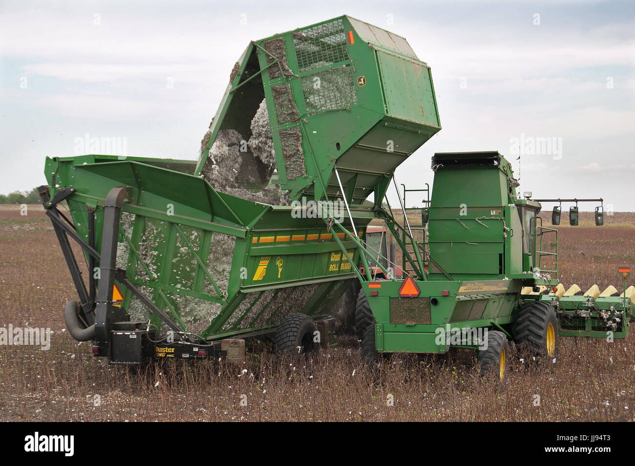 Six row combine hi-res stock photography and images - Alamy