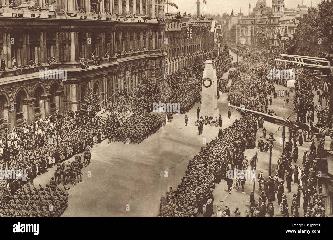 Victory parade, US Troops pass cenotaph Stock Photo - Alamy