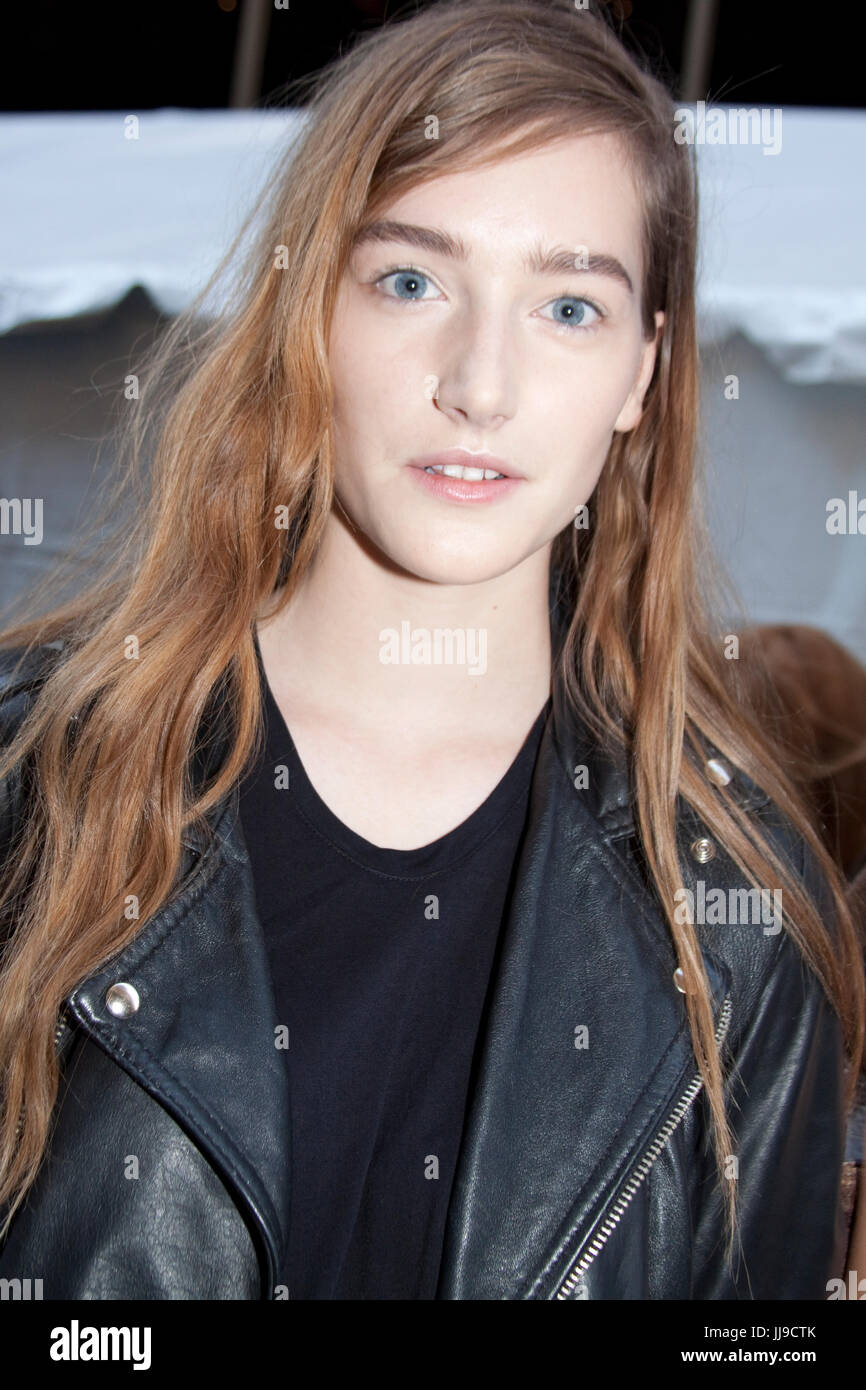 No eyebrows fashion hi-res stock photography and images - Alamy