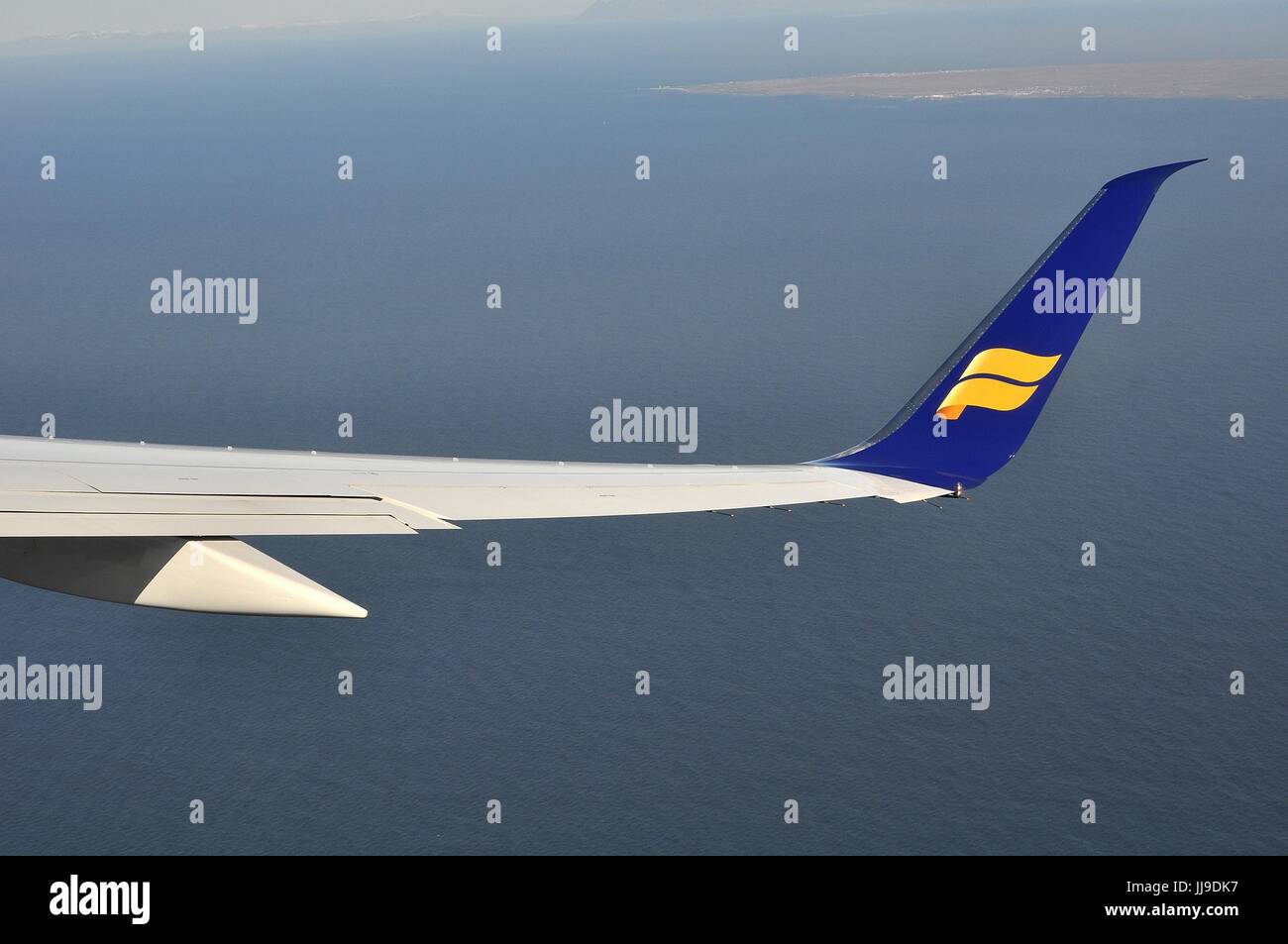 Boeing 757 Wing High Resolution Stock Photography and Images - Alamy