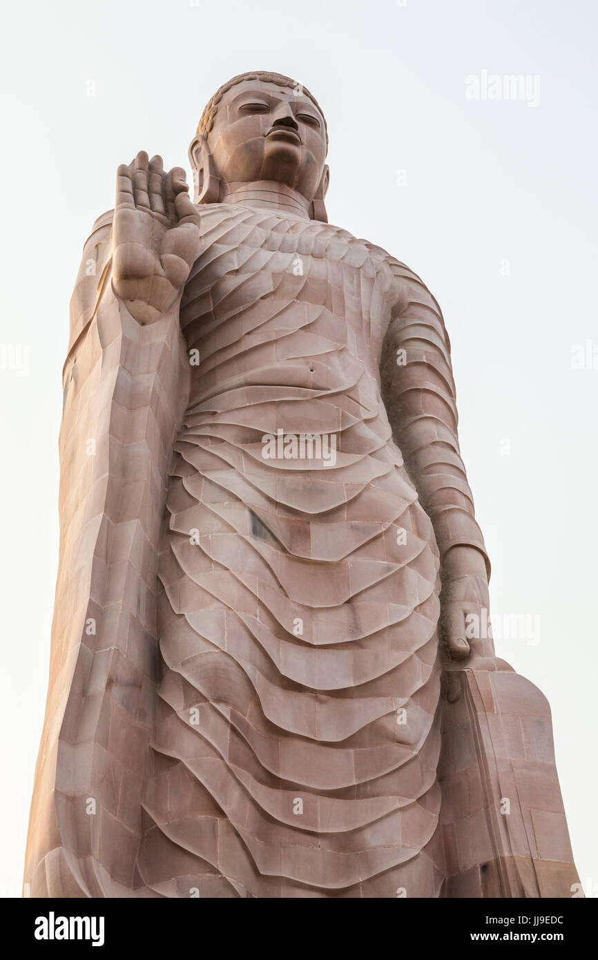 Tallest buddha statue hi-res stock photography and images - Alamy