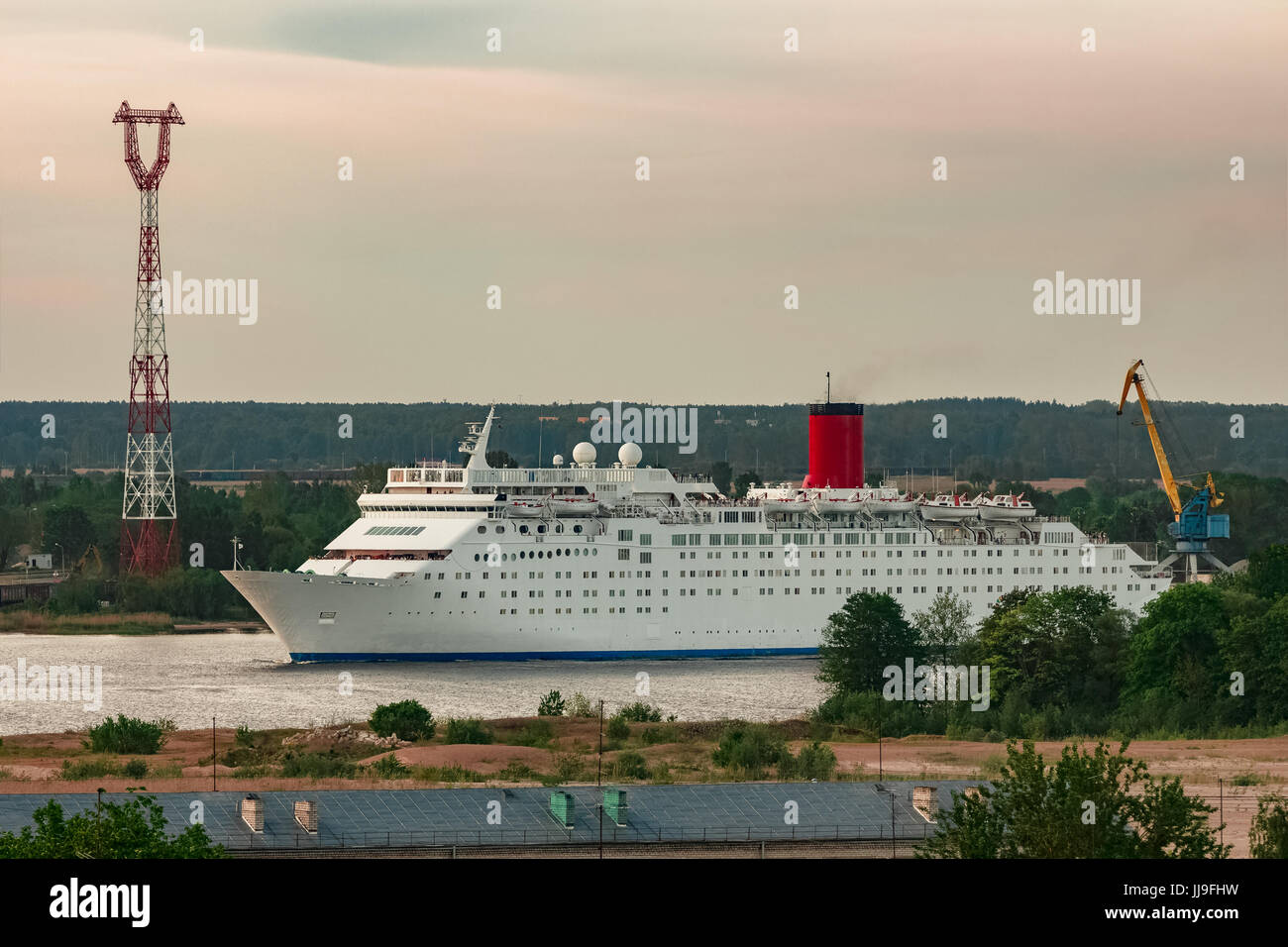 Cruize boat hi-res stock photography and images - Alamy