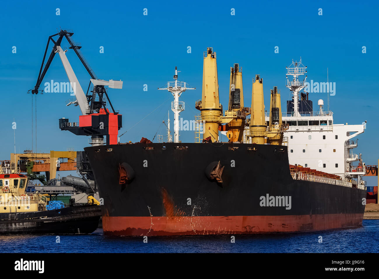 Mooring assistance hi-res stock photography and images - Alamy