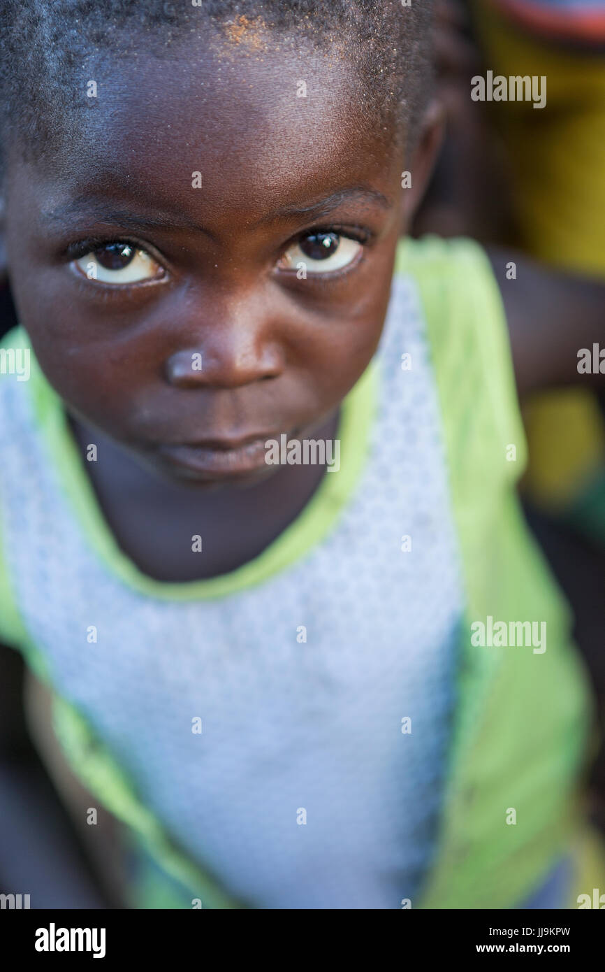 Smile child angola hi-res stock photography and images - Alamy