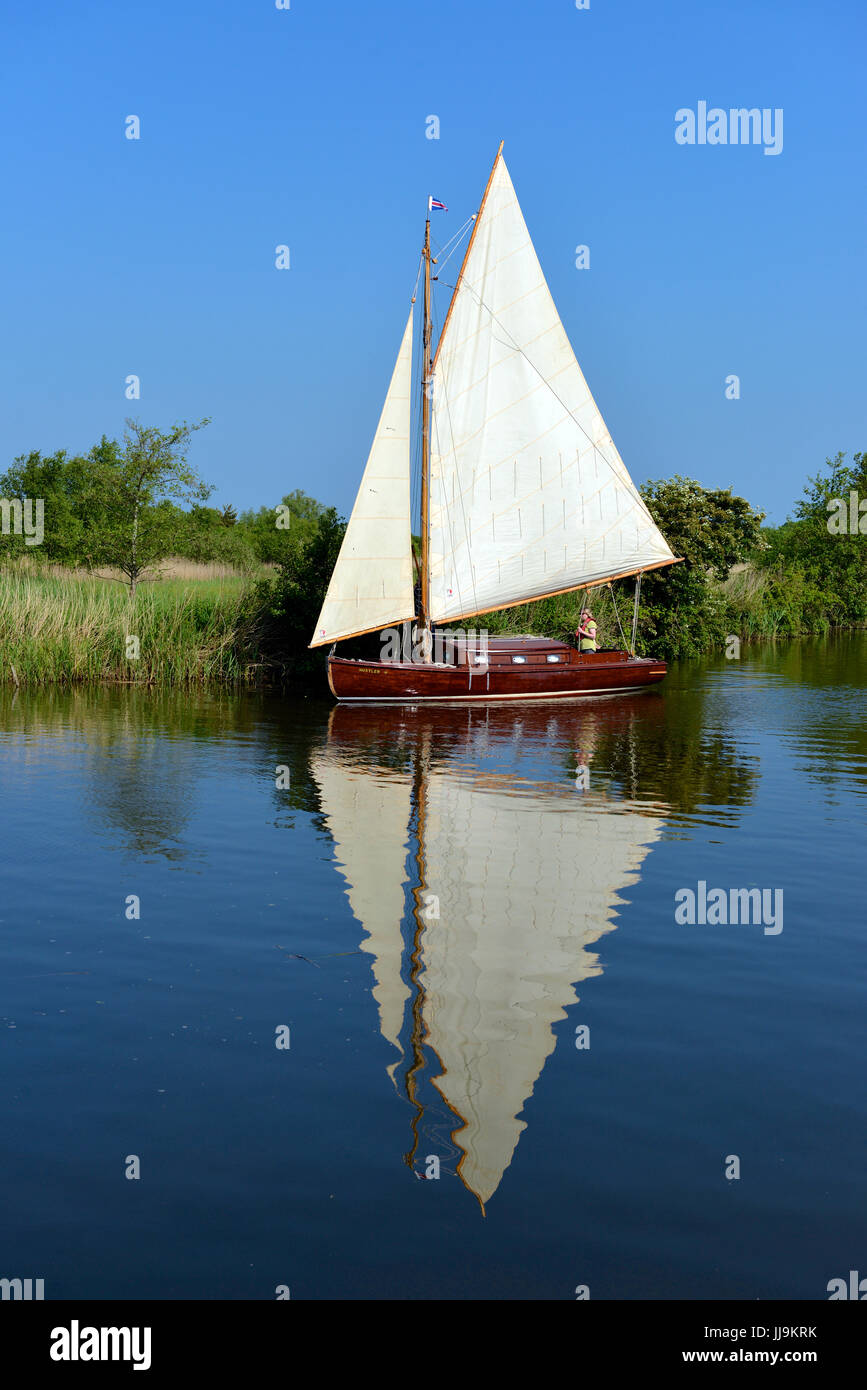 'Hustler 4' single cabin gaff sloop sailing boat on the River Ant at ...