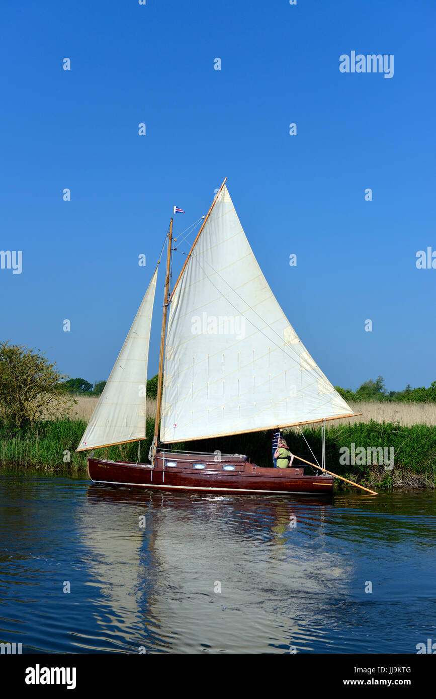Half scandalised mast hi-res stock photography and images - Alamy