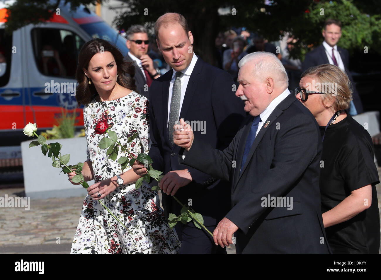 The Duke and Duchess of Cambridge with former Polish president Lech ...