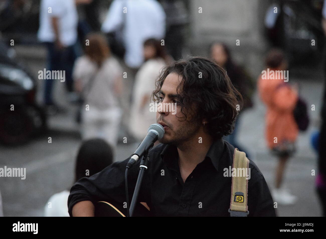 French busker hi-res stock photography and images - Alamy