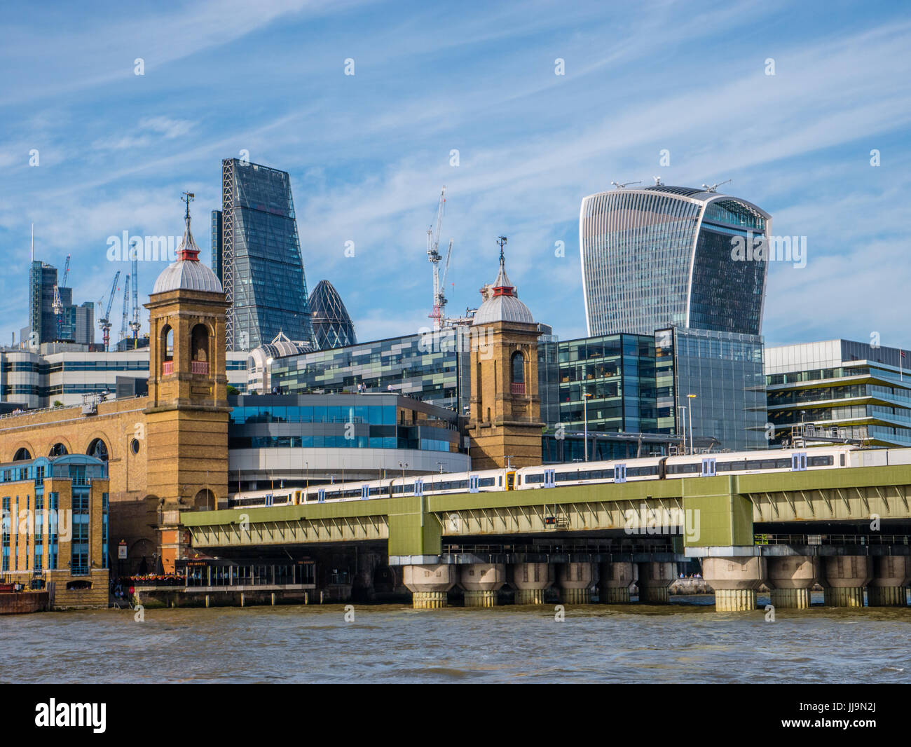 Southwark Railway Bridge, London Cannon Street, London, England Stock ...