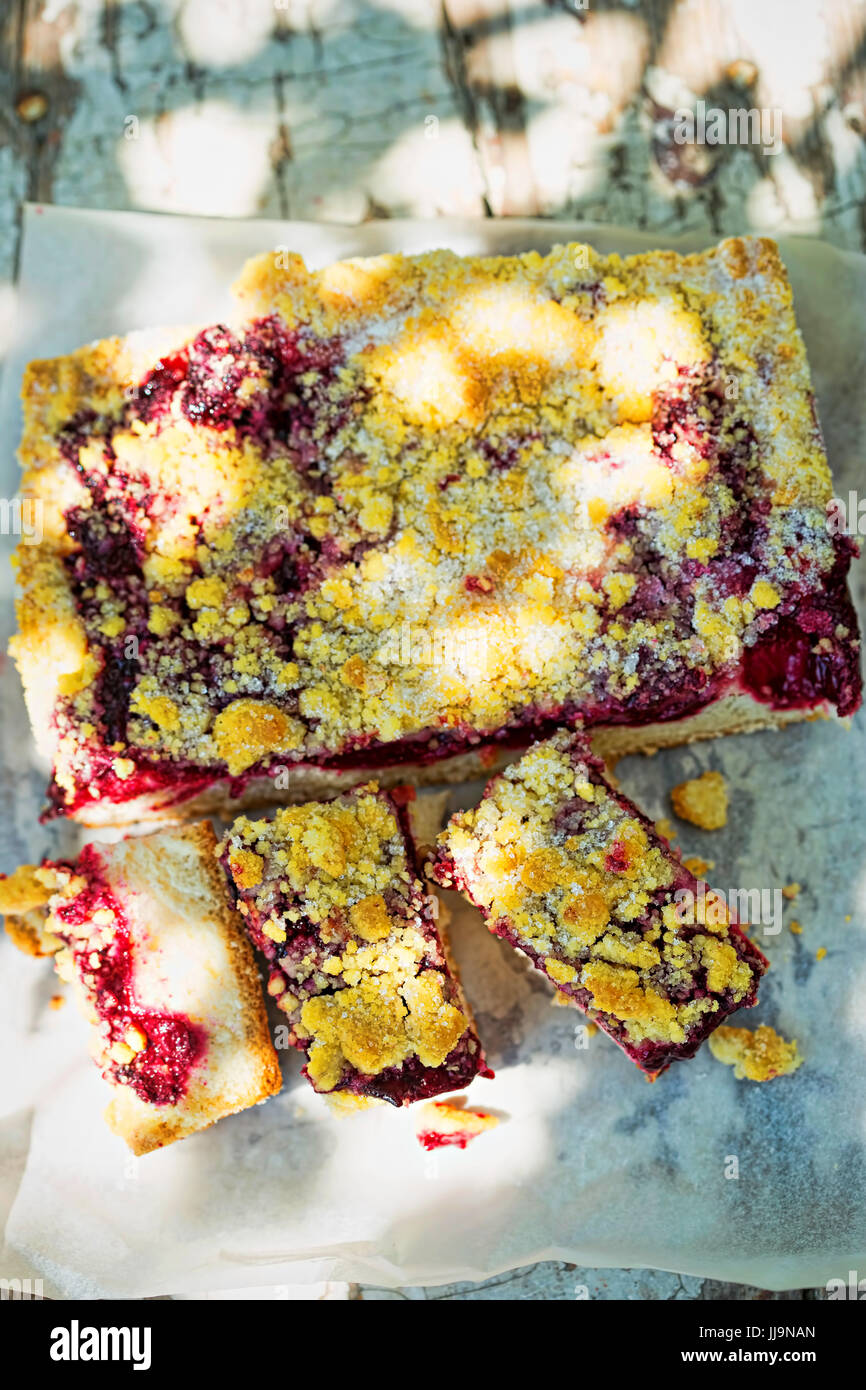 Yeast crumble tray bake cake with cherries Stock Photo - Alamy