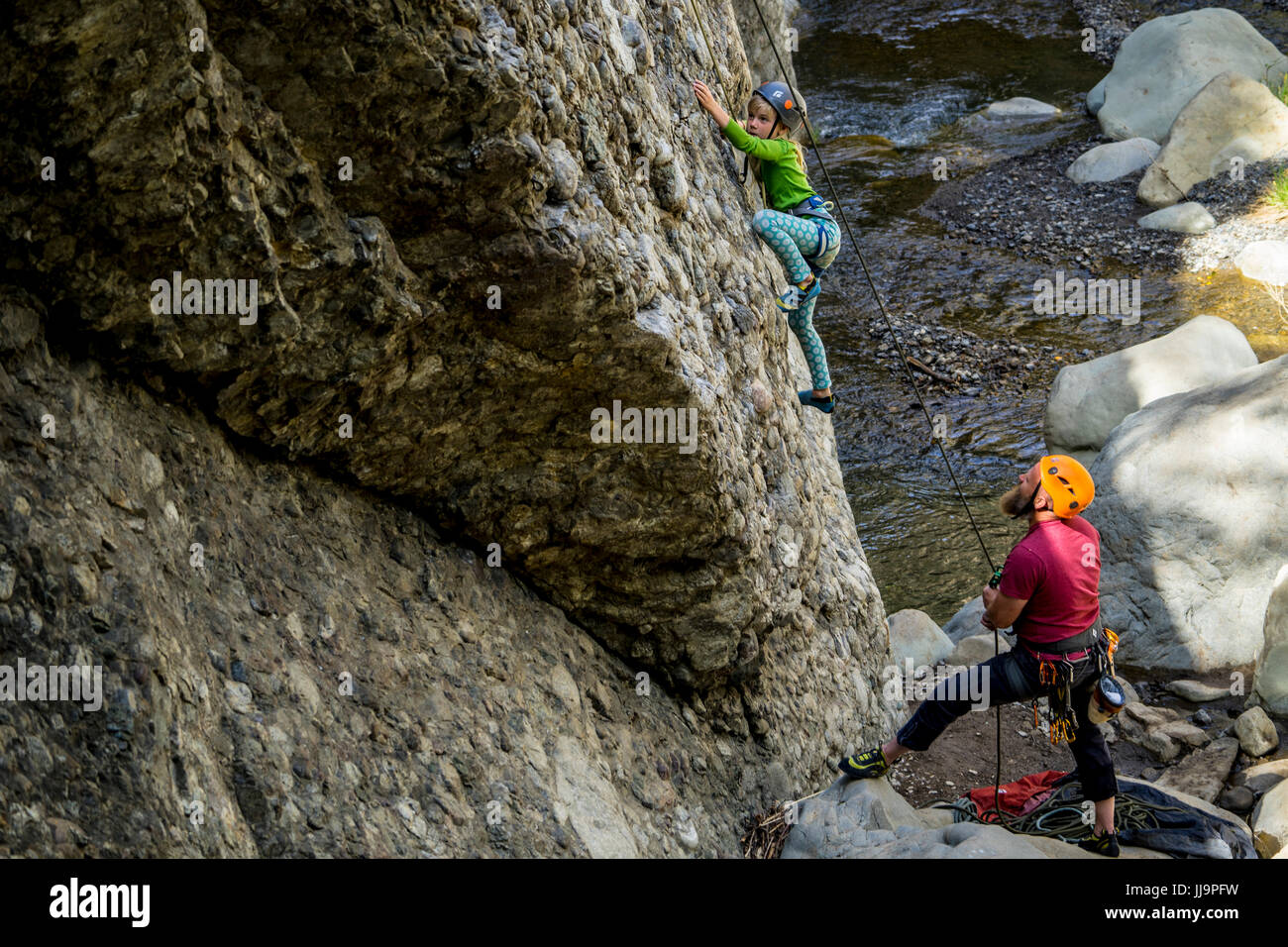Father to daughter hi-res stock photography and images - Alamy