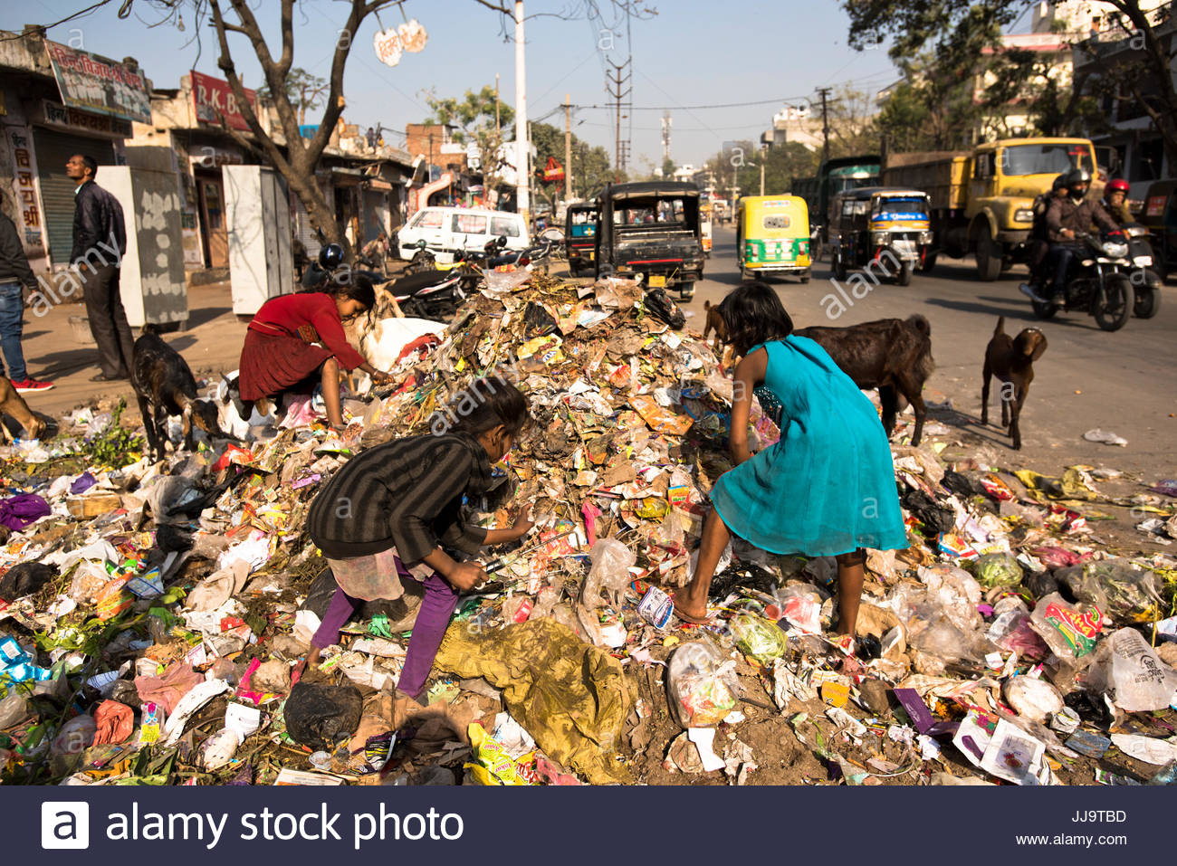 Garbage On The Streets Stock Photos & Garbage On The Streets Stock ...