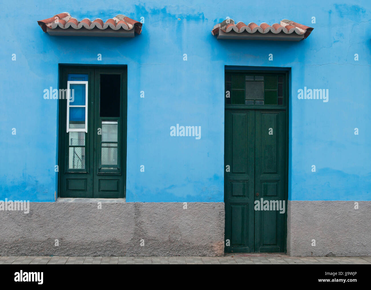 Typical front porch on hi-res stock photography and images - Alamy