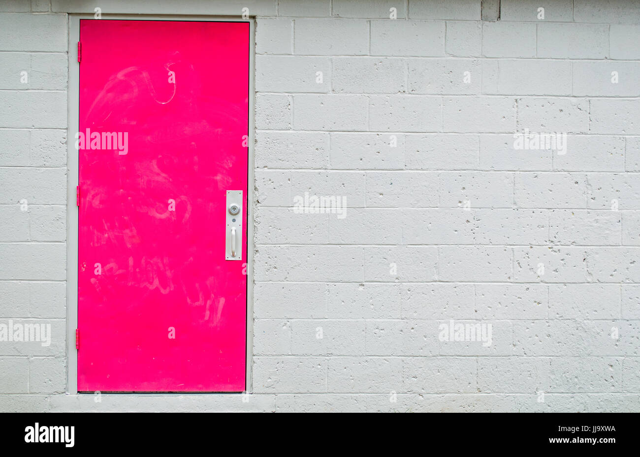 Cinder block building hi-res stock photography and images - Alamy