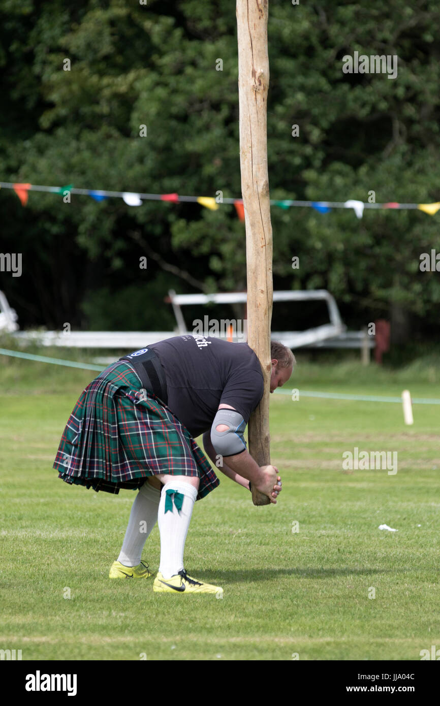 Kilt lifting hi-res stock photography and images - Alamy