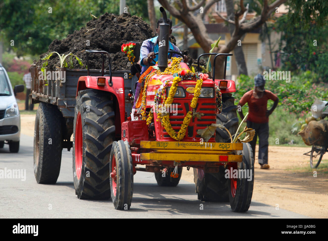 Indian tractor hi-res stock photography and images - Alamy