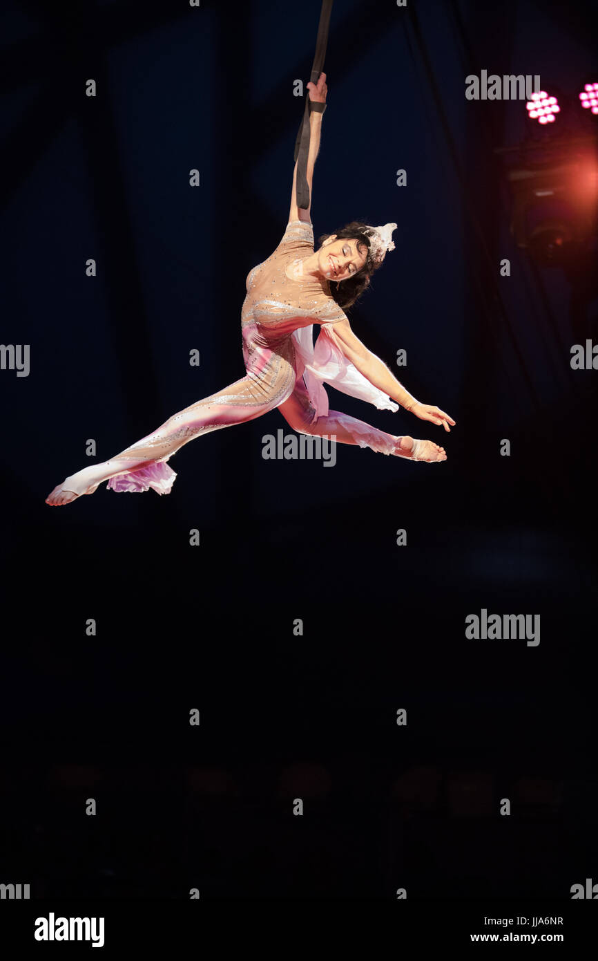 Dolly Jacobs performs during opening ceremonies at the Smithsonian ...