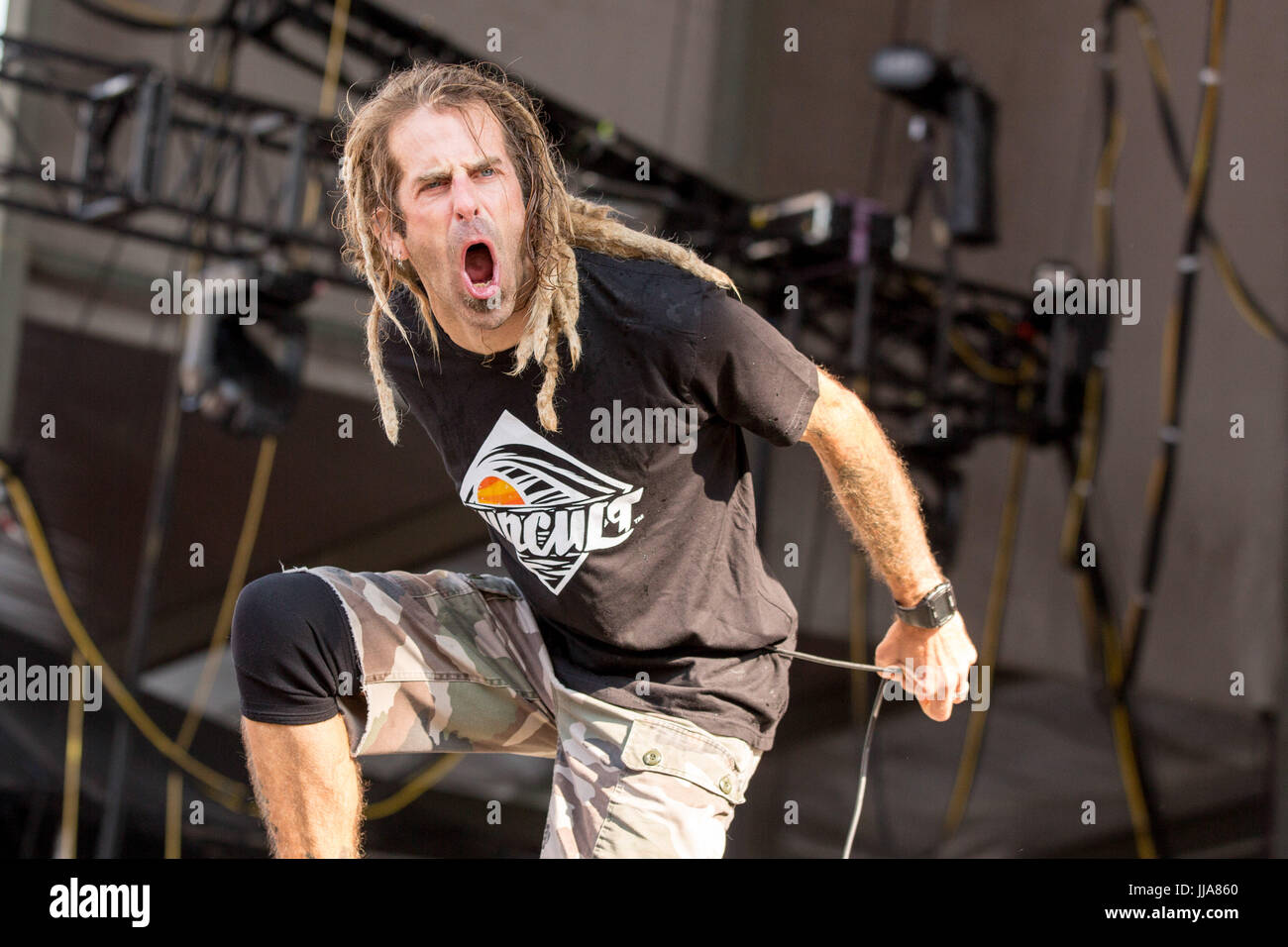 Bridgeview, Illinois, USA. 16th July, 2017. RANDY BLYTHE of Lamb of God ...