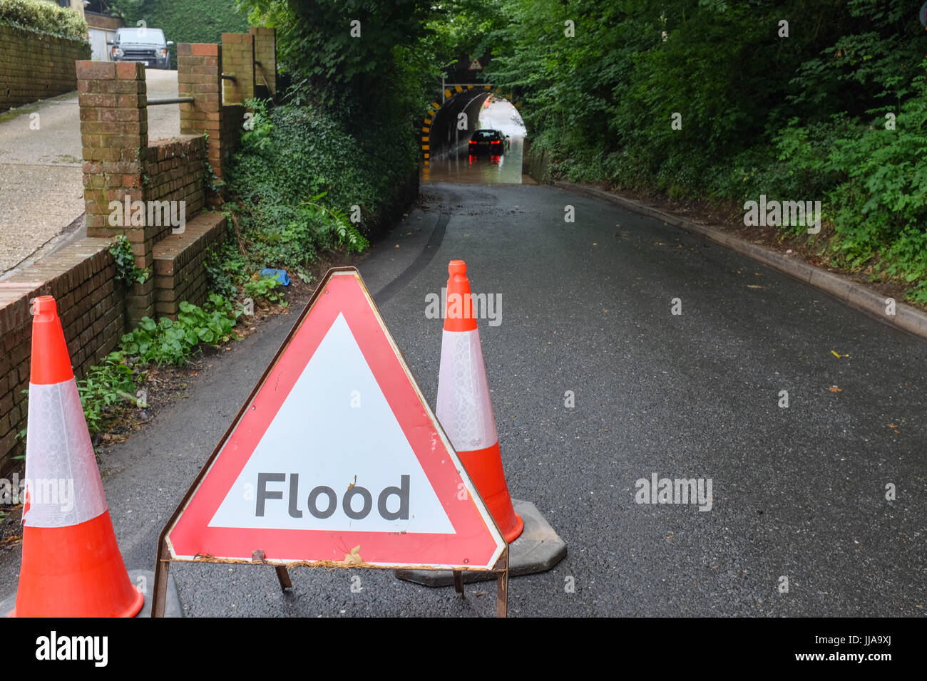 Car stuck flood hi-res stock photography and images - Alamy