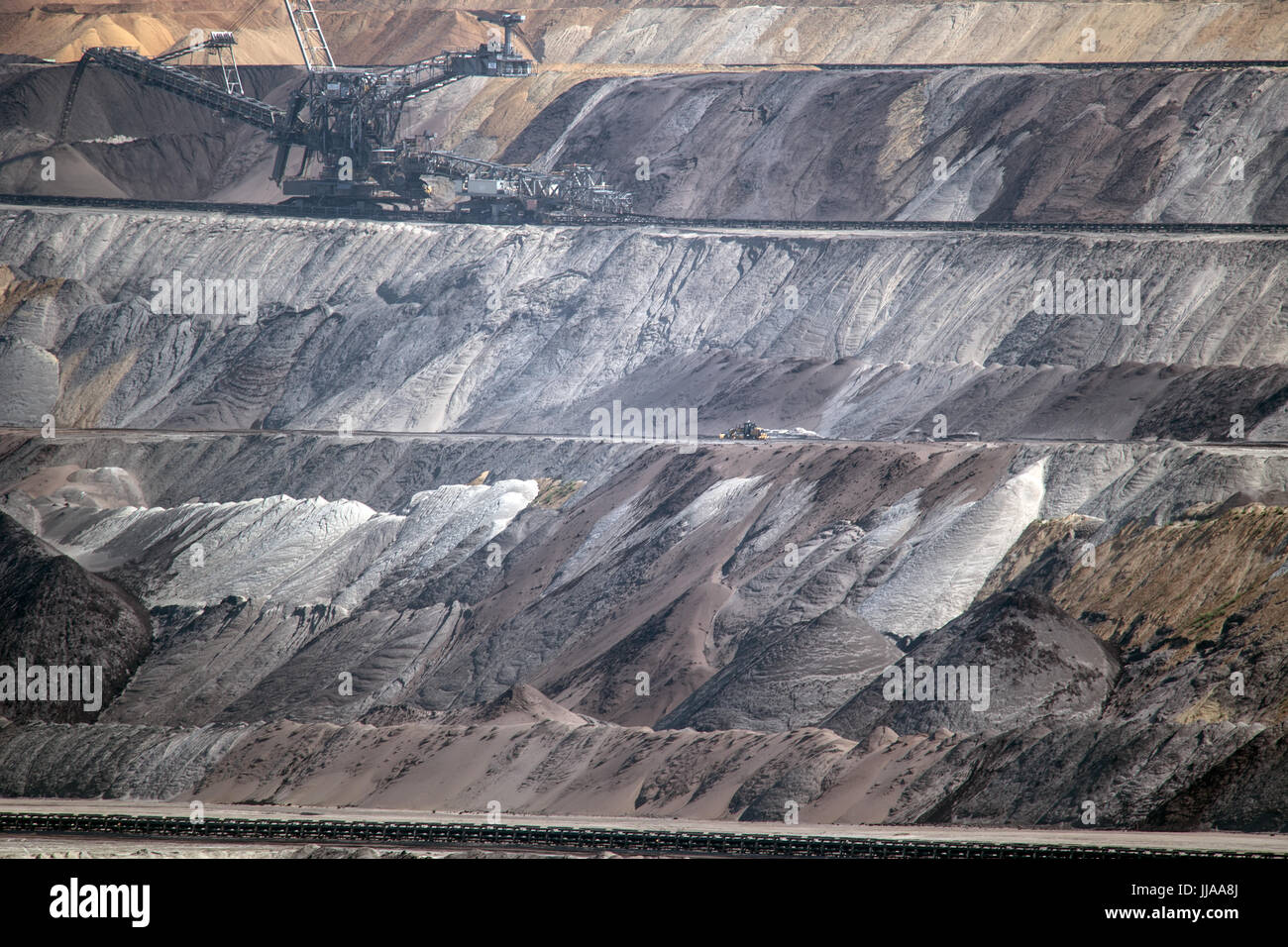 dpatop - Mining machines operate in the Garzweiler open-pit lignite ...