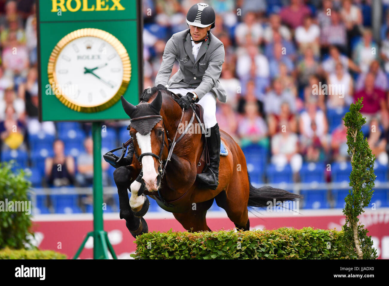 Horse refuses jump hi-res stock photography and images - Alamy