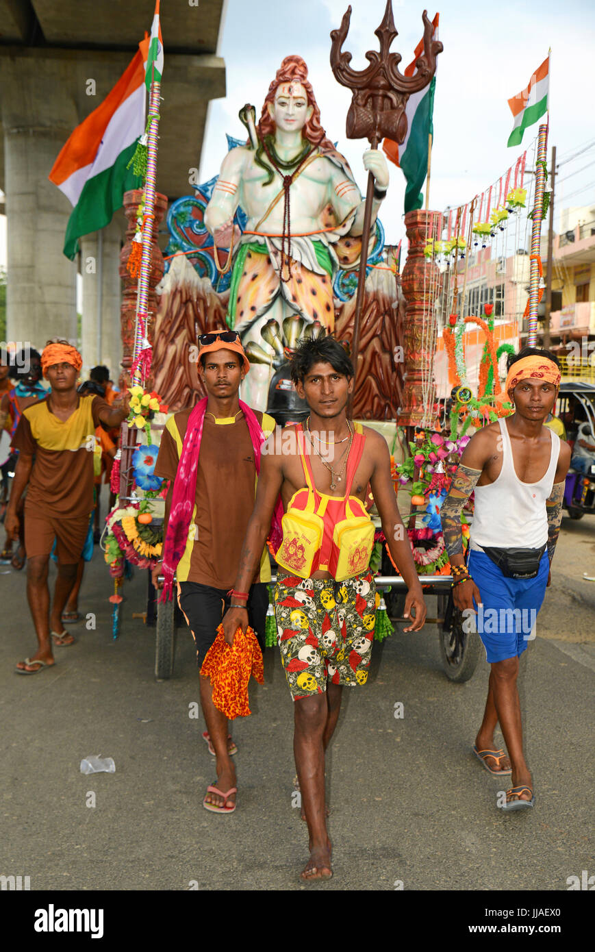 Ghaziabad, India. 19th July, 2017. Kavad Yatra is a popular annual ...