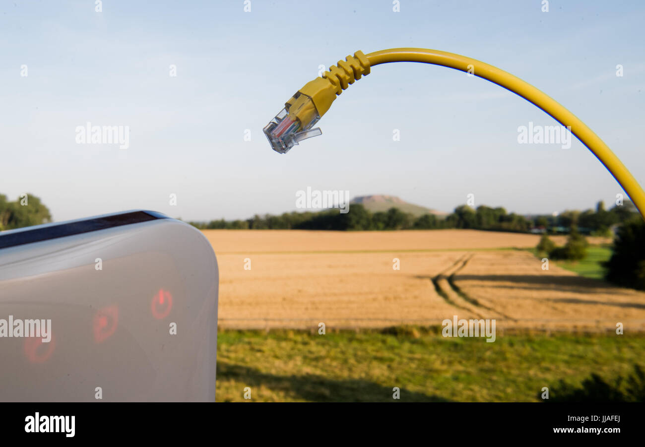 Dsl cable connection for households hi-res stock photography and images ...