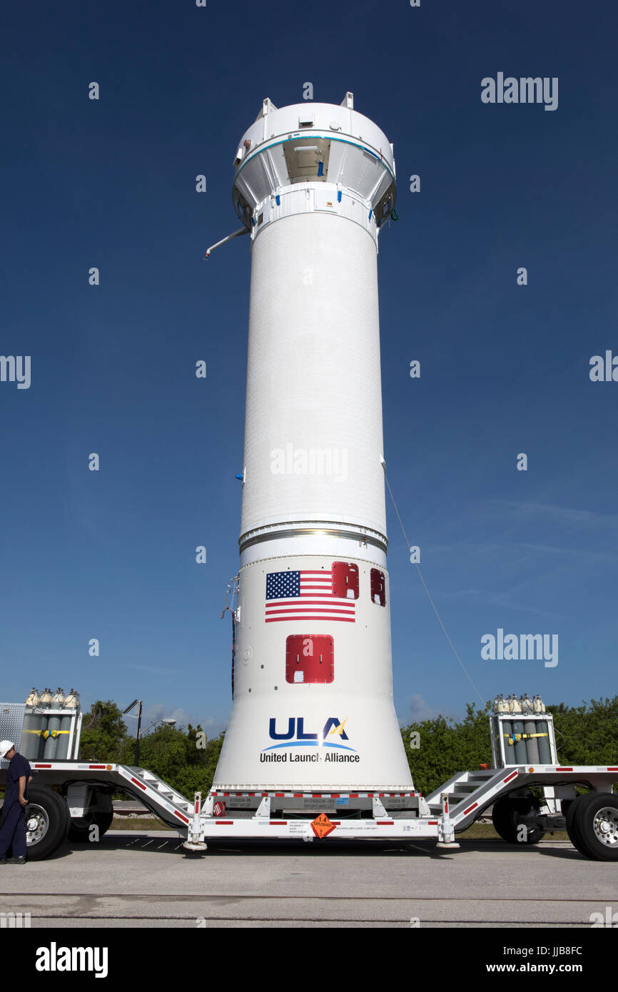 Atlas centaur rocket launch hi-res stock photography and images - Alamy