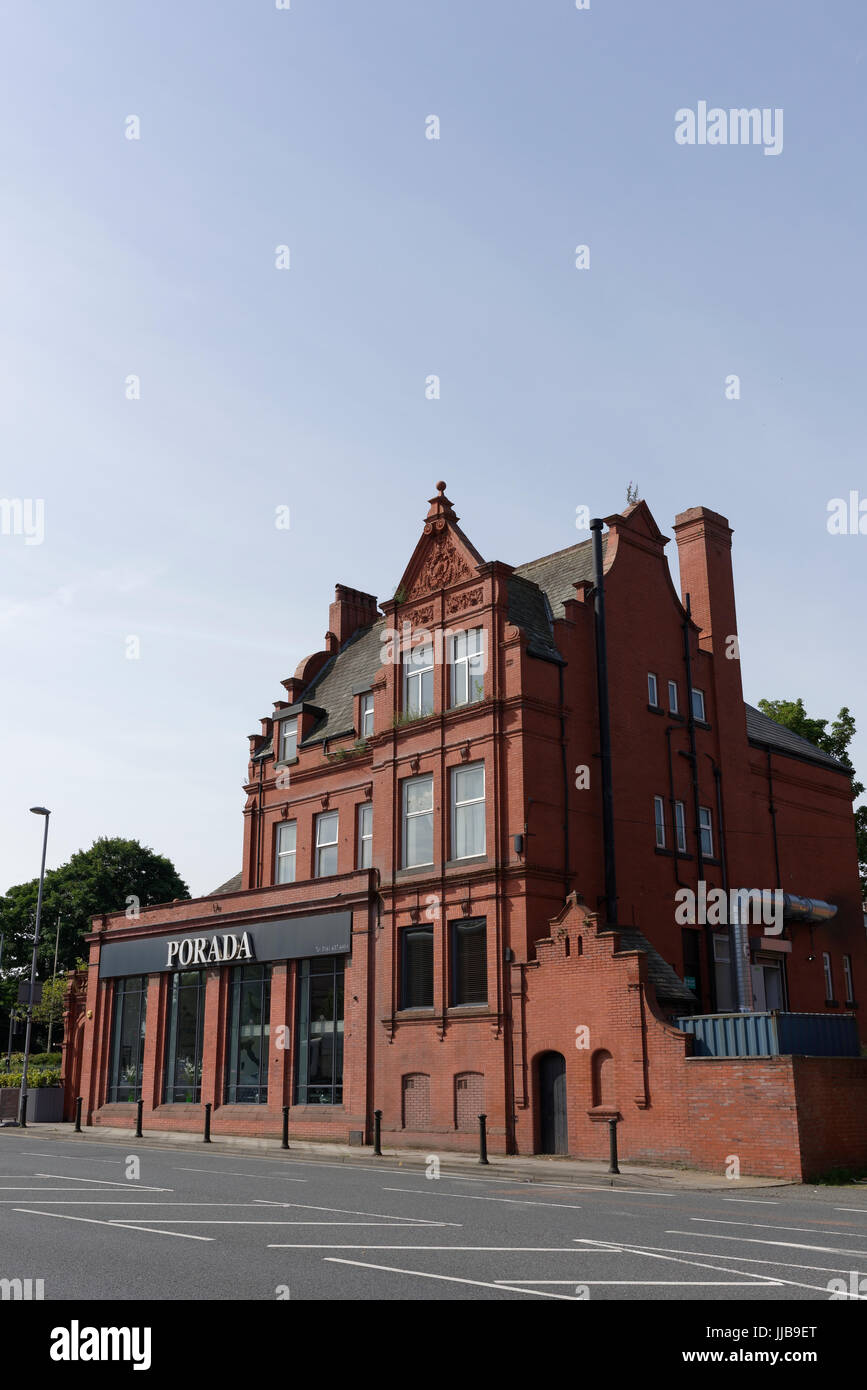 Bank building converted to restaurant hi-res stock photography and ...