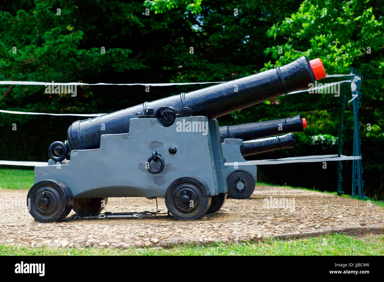SMALL CANNONS, CARISBROOKE CASTLE Stock Photo - Alamy