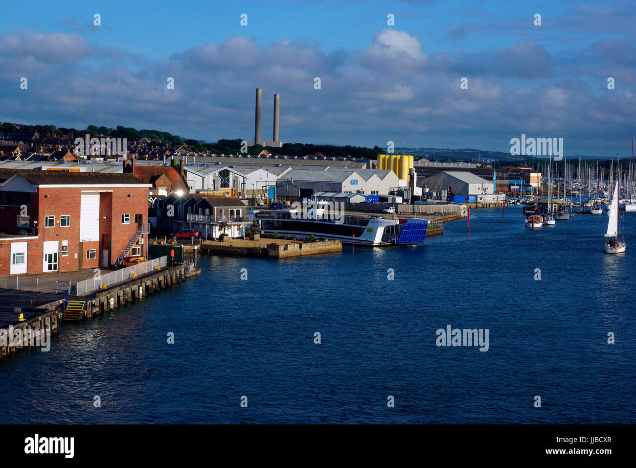 Cowes Floating Bridge High Resolution Stock Photography and Images - Alamy