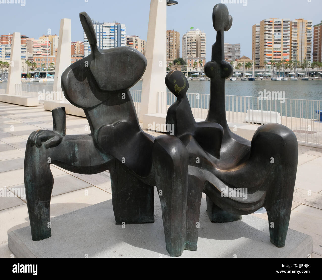 MALAGA, ANDALUCIA/SPAIN - JULY 5 : Statue of a Sitting Family on Malaga ...