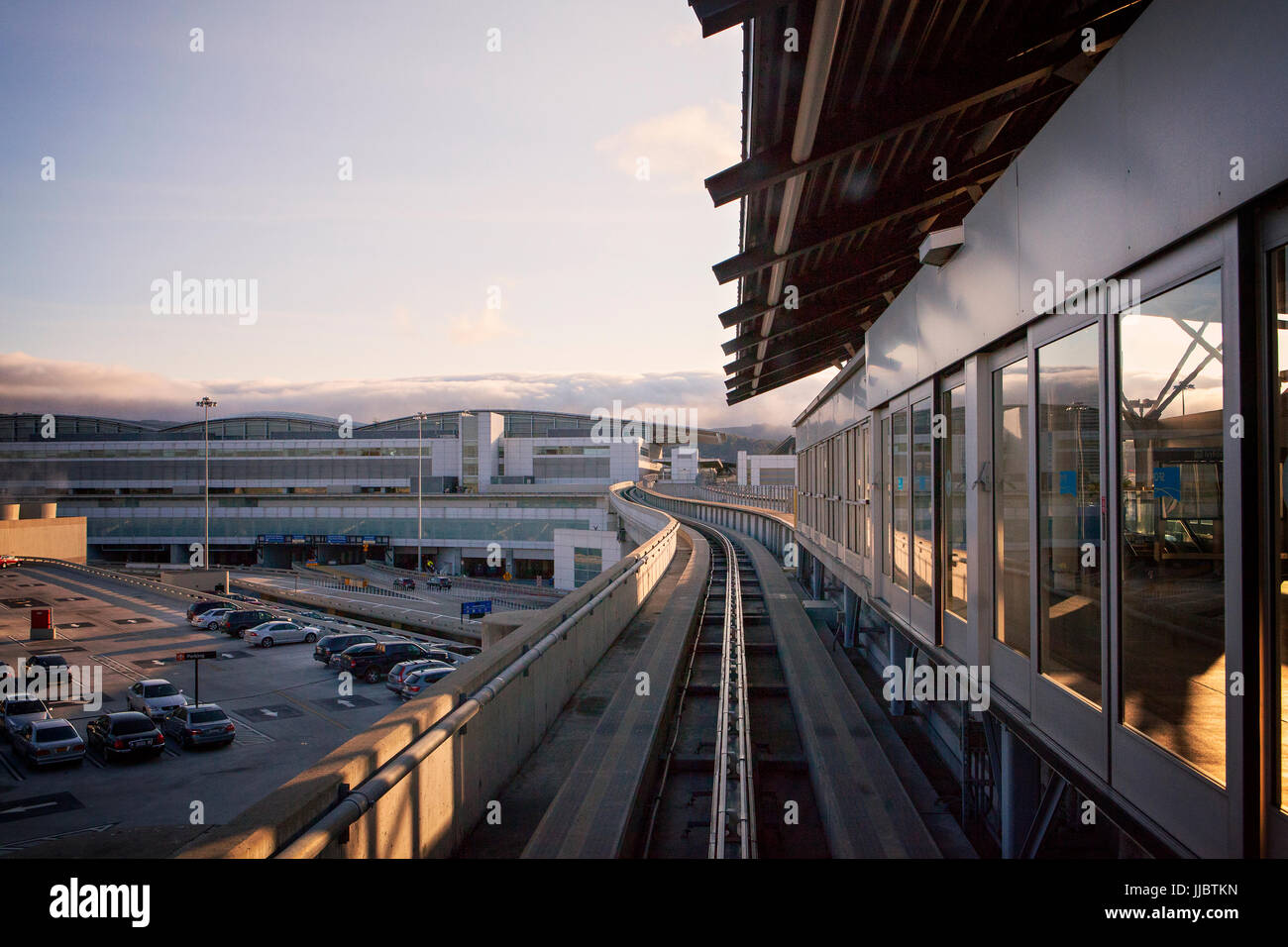 San francisco international airport hi-res stock photography and images ...
