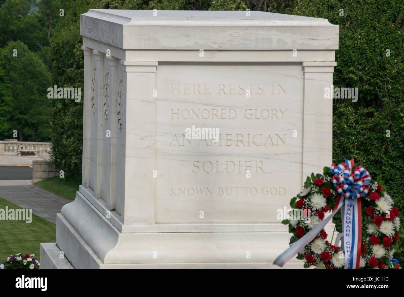 Tomb of the unknown Soldier in Arlington national cemetery in Arlington ...