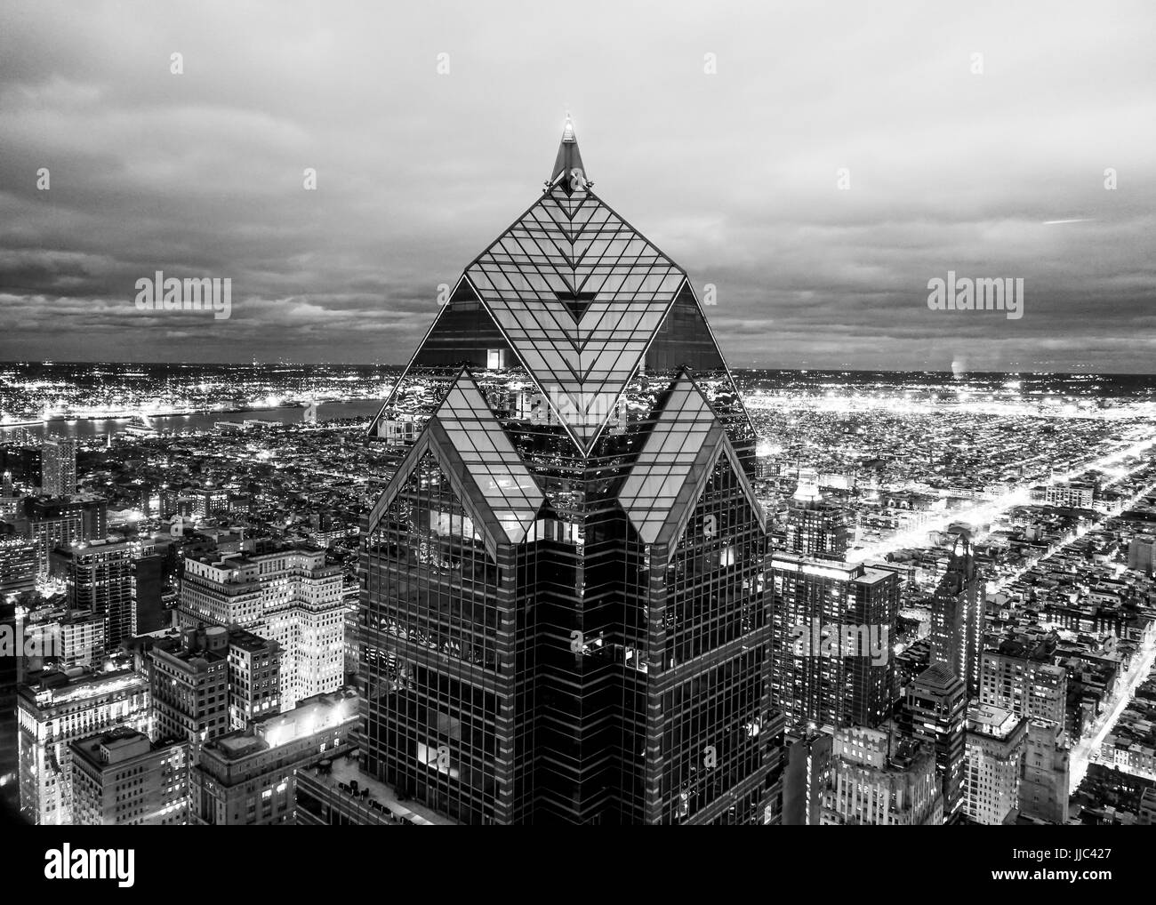 Two Liberty Tower Philadelphia - amazing aerial view at night ...