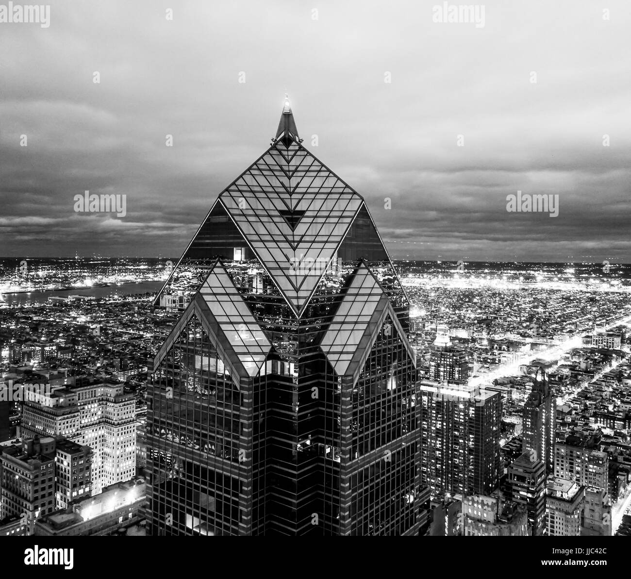 Two Liberty Tower Philadelphia - amazing aerial view at night ...