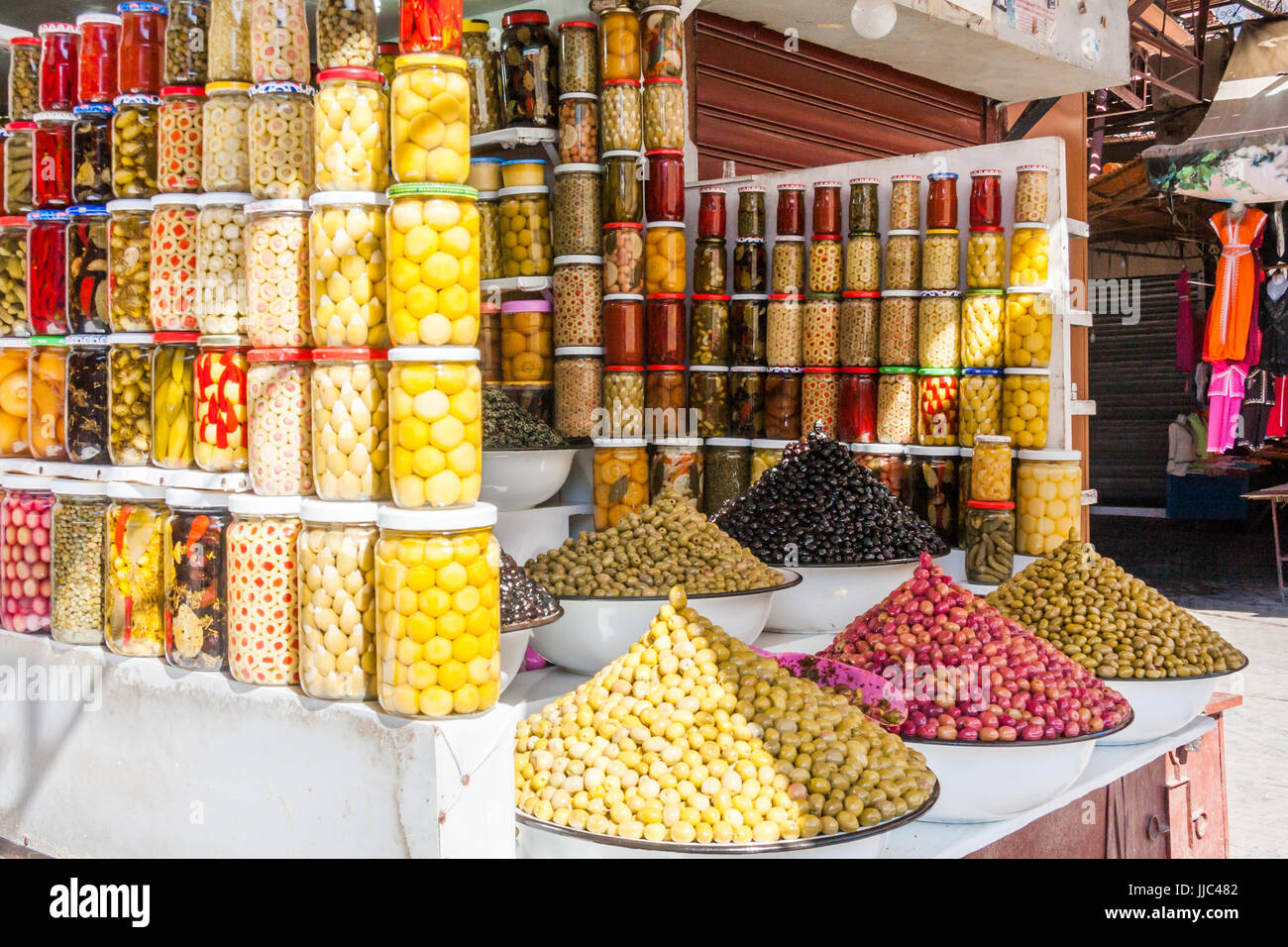 Jars olives pickled store, shop Stock Photo - Alamy