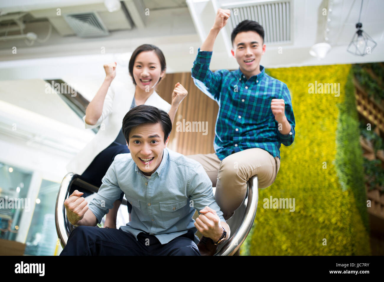 Business people cheering hi-res stock photography and images - Alamy