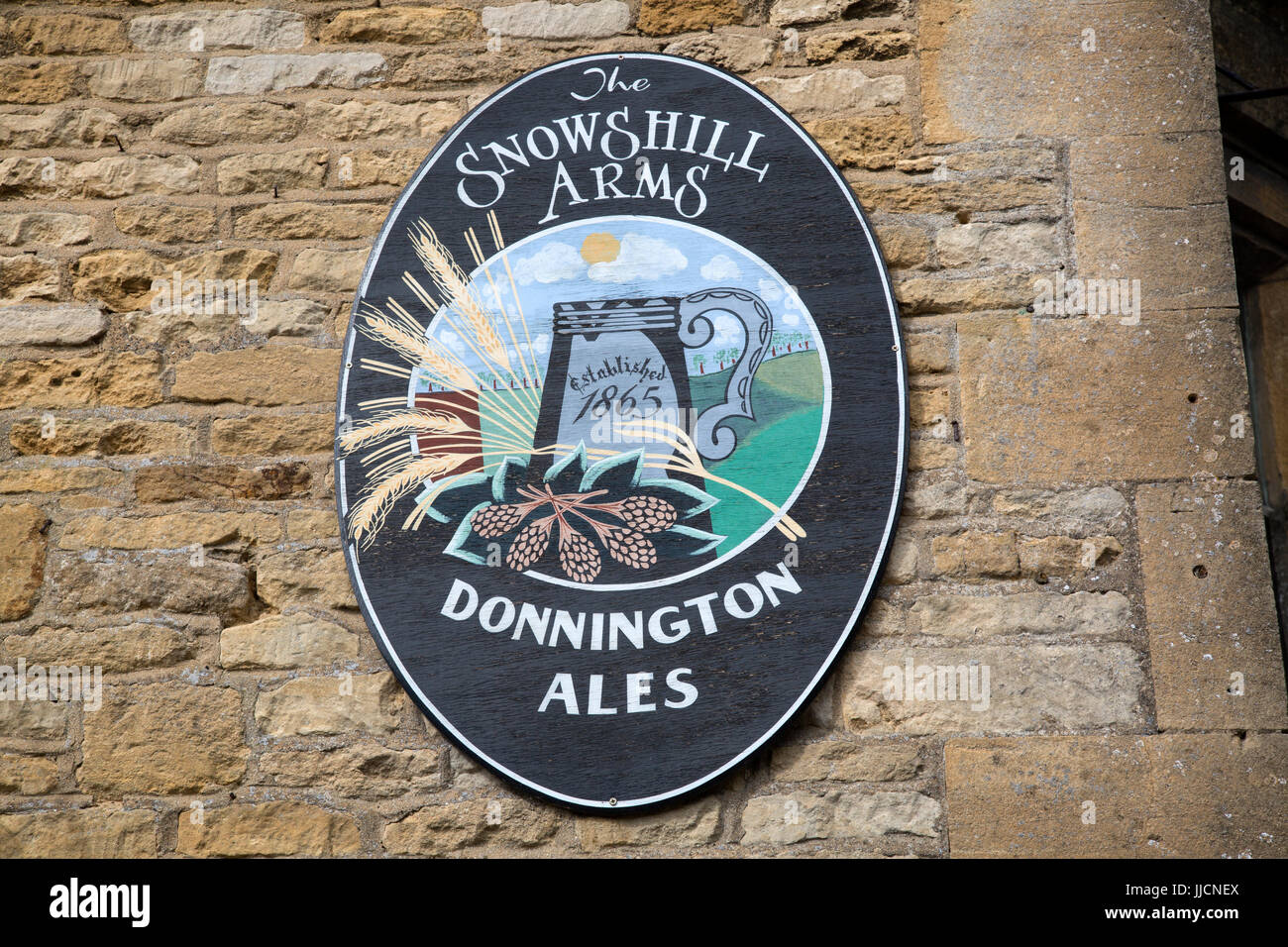 Snowshill arms hi-res stock photography and images - Alamy