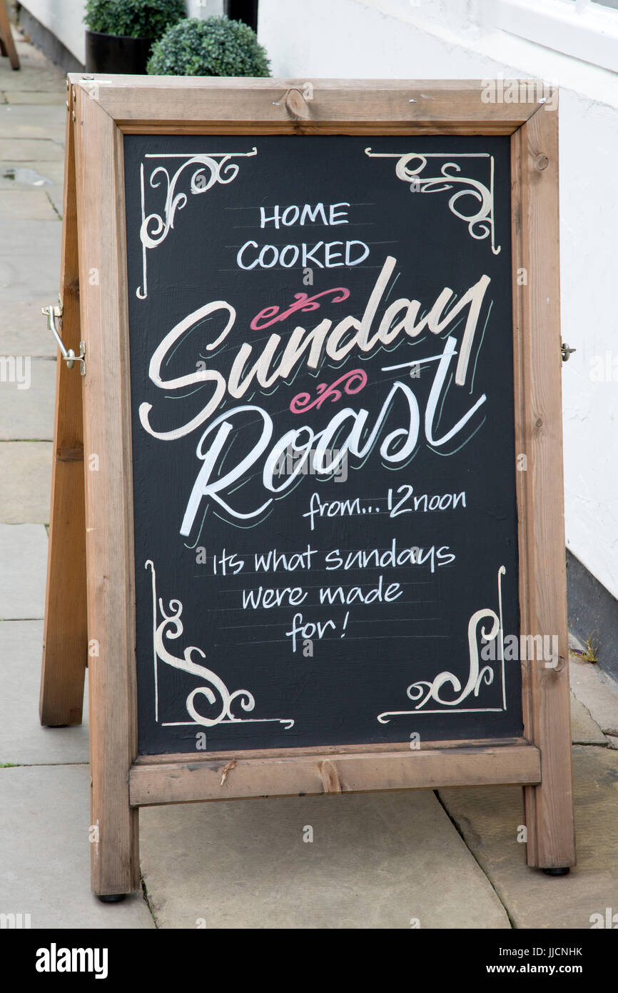 Pub menu sunday roast hi-res stock photography and images - Alamy