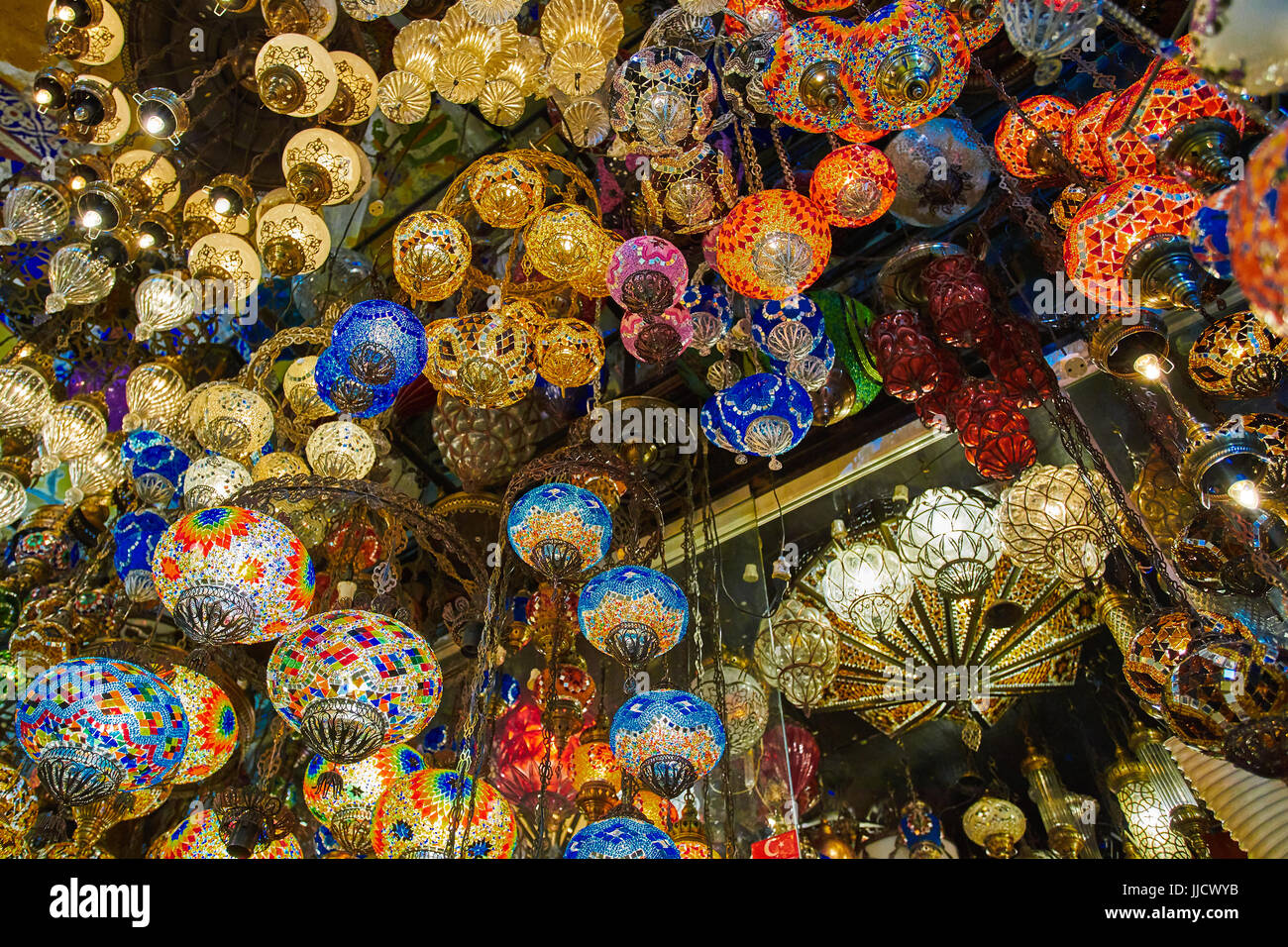 Turkish lamps for sale in the Grand Bazaar, Istanbul, Turkey Stock ...