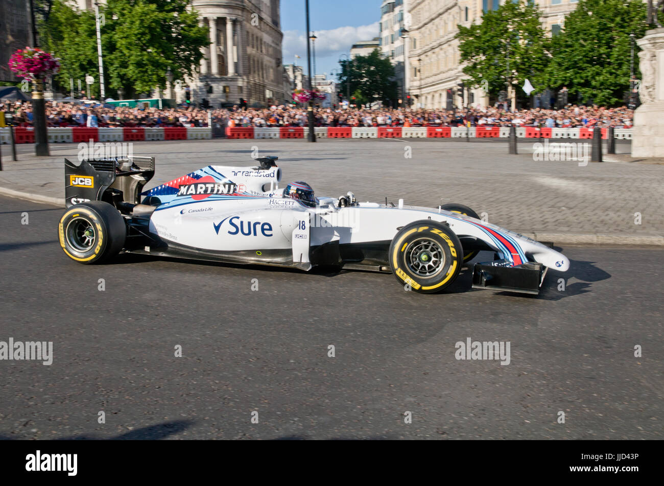 F1 LIVE 2017 TRAFALGAR SQUARE Stock Photo - Alamy