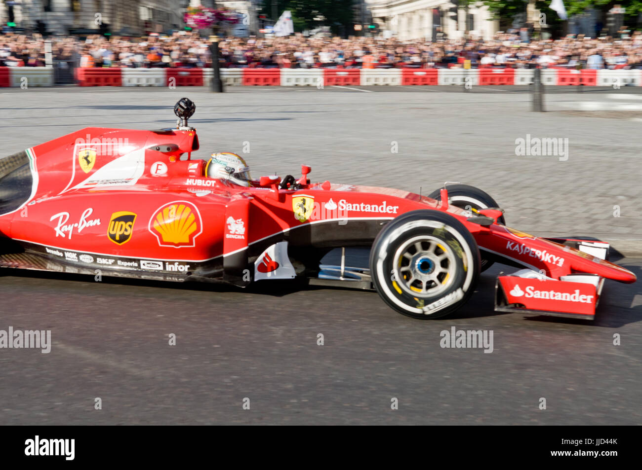 F1 LIVE 2017 TRAFALGAR SQUARE Stock Photo - Alamy