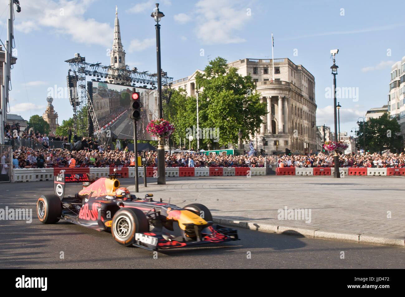 F1 live trafalgar square hi-res stock photography and images - Alamy