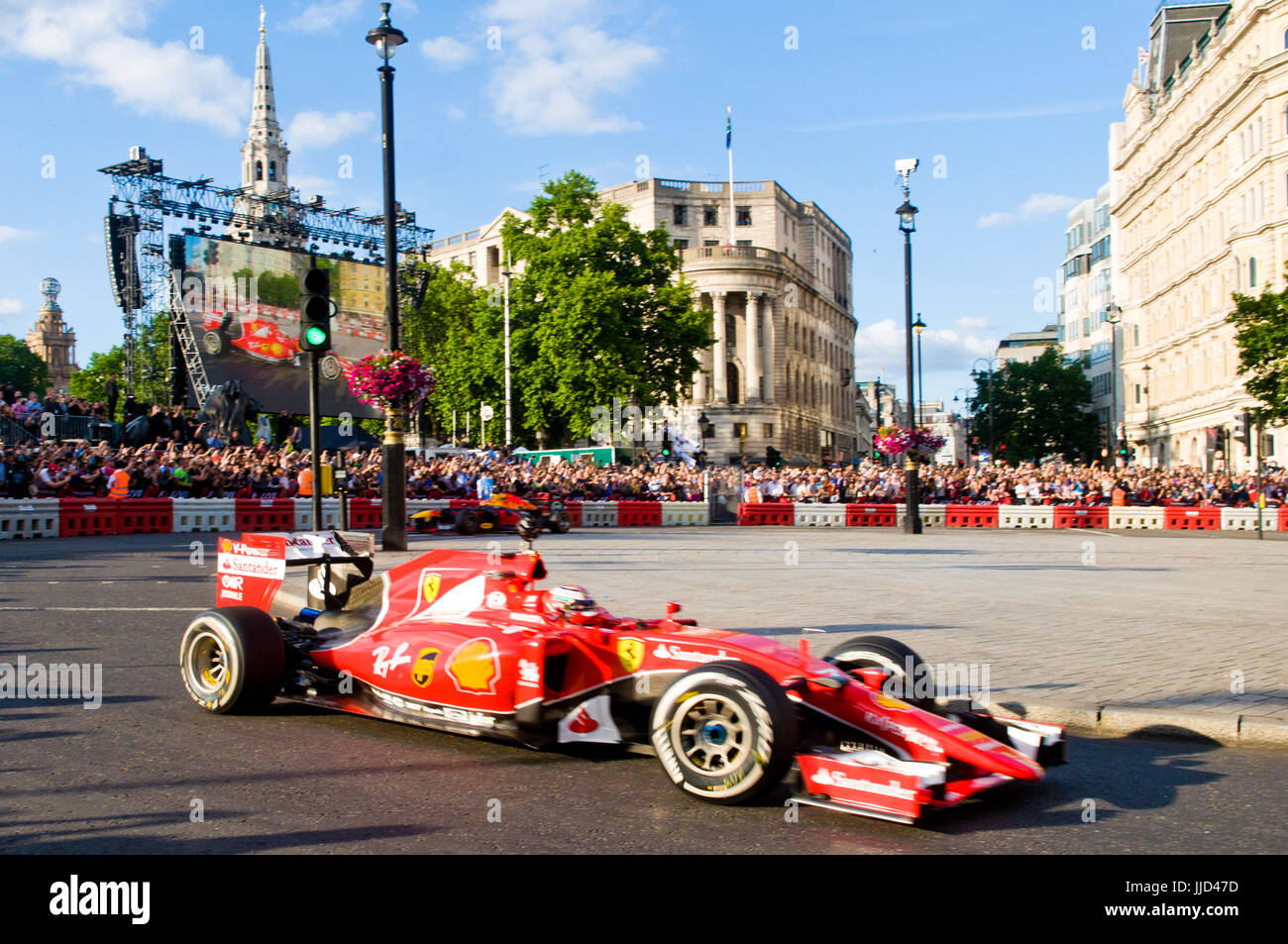 F1 LIVE 2017 TRAFALGAR SQUARE Stock Photo - Alamy