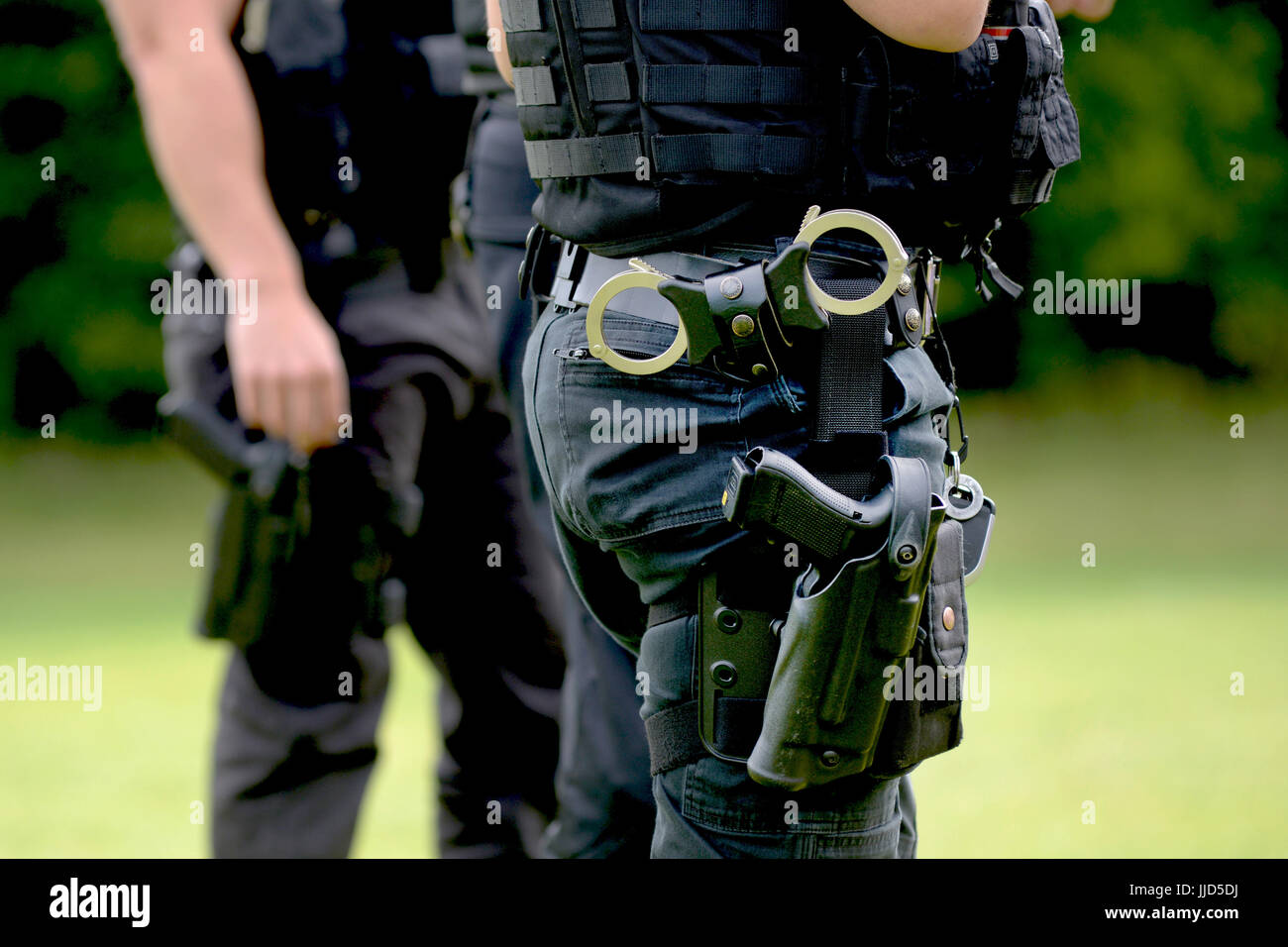 Armed police with their weapons Stock Photo - Alamy