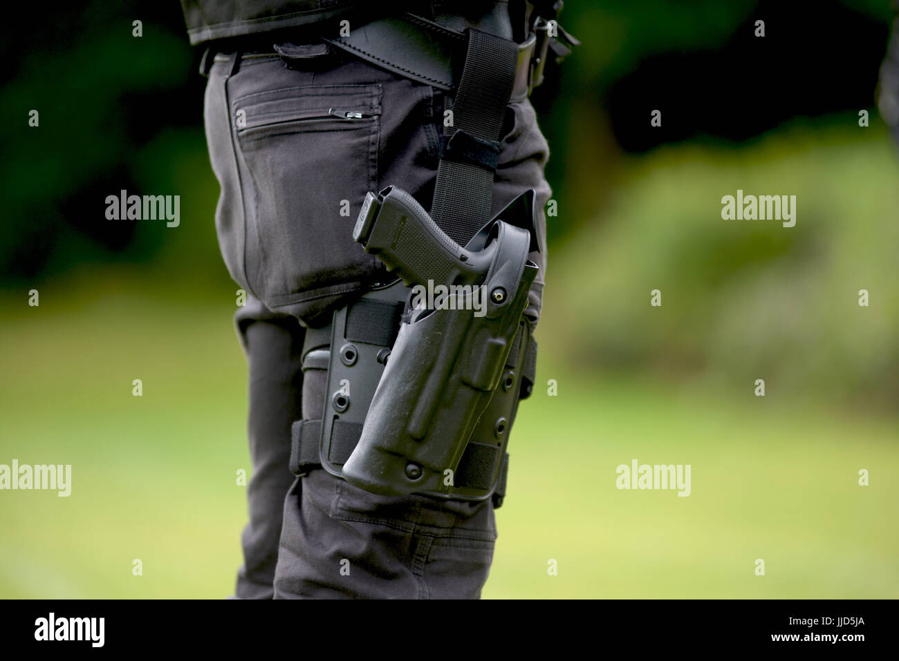 Armed police with their weapons Stock Photo - Alamy