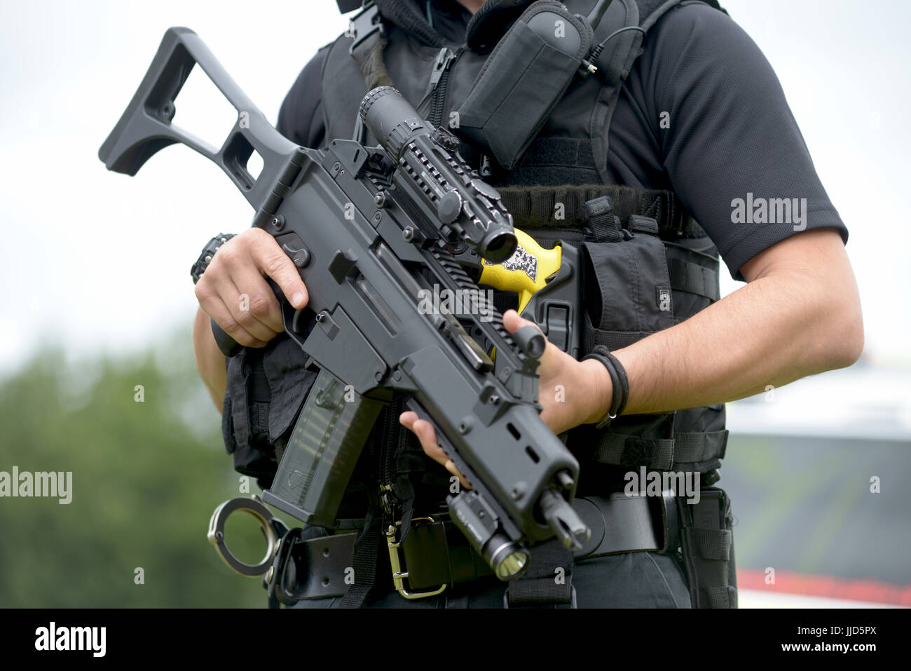Armed police with their weapons Stock Photo - Alamy