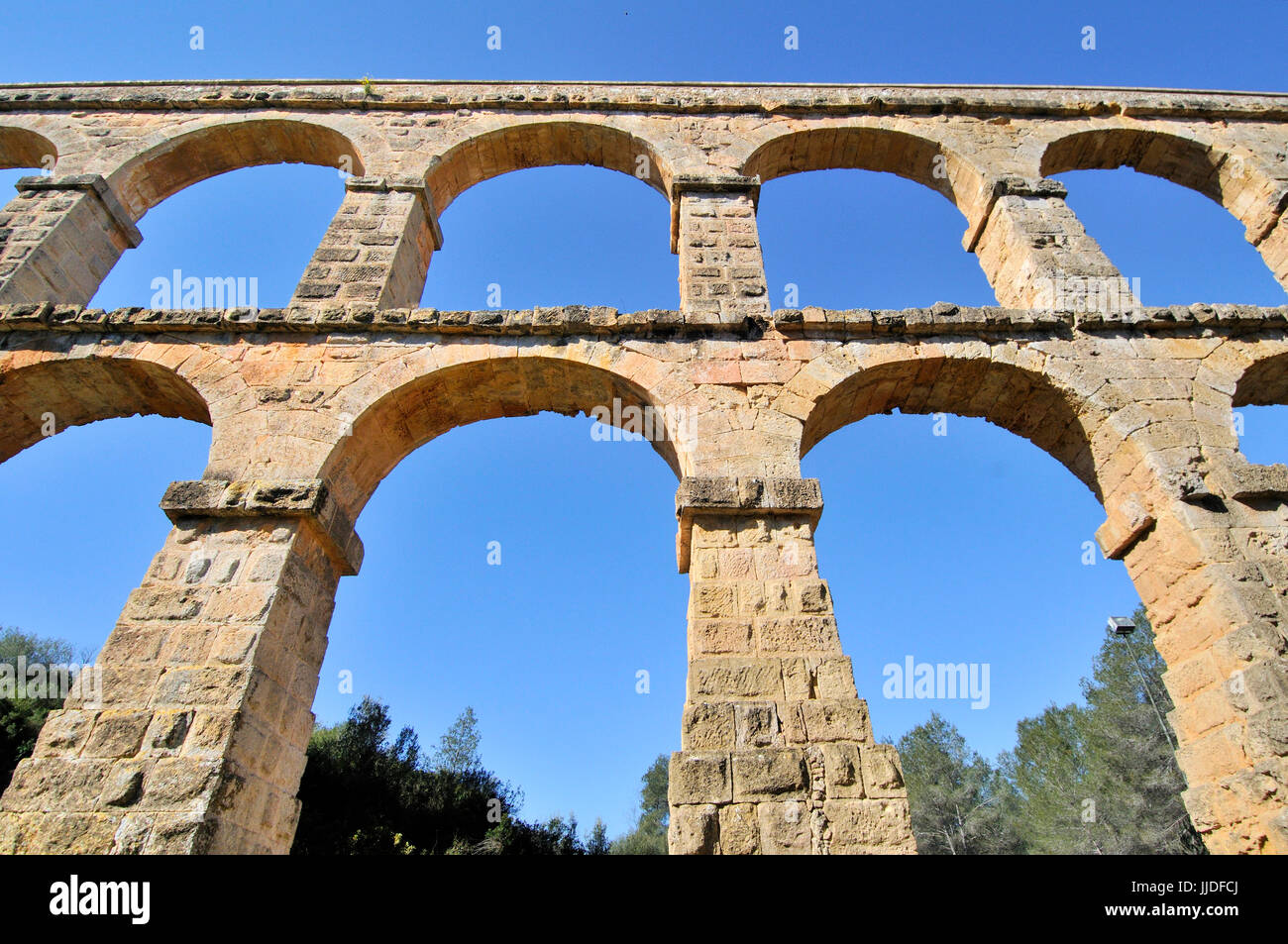 Pont del Diable Devil´s Bridge Roman aqueduct, Tarragona, Catalonia ...